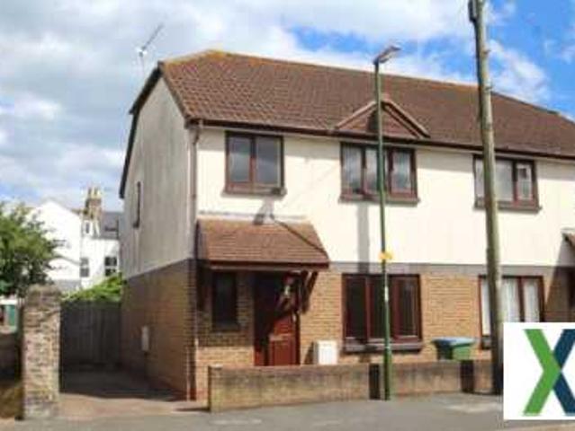 3 bed semi detached house to rent