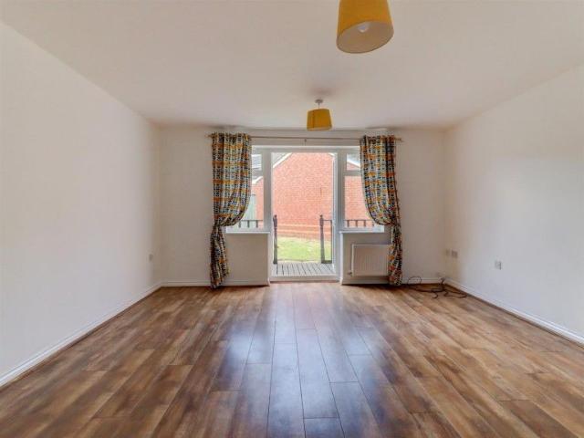 3 BED Semi detached house To rent