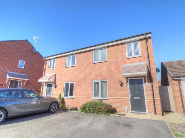 3 BED Semi detached house To rent