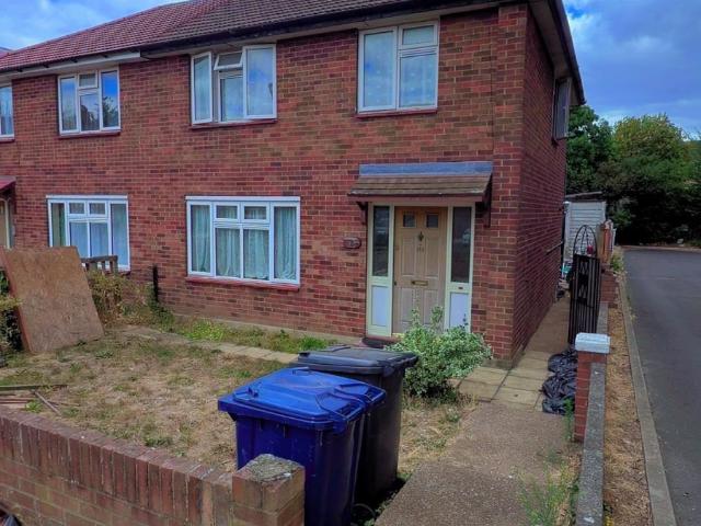 3 bed semi detached house to rent Hillary Road, Southall UB2