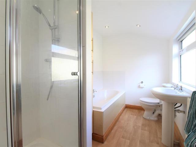3 bed semi detached house to rent in Cromwell Road, Beeston, Nottingham, NG9 1DE