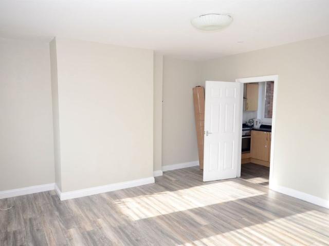 3 bed semi detached house to rent in Edward Road, Birtley, DH3