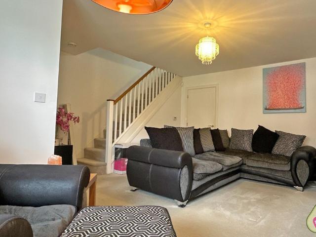 3 bed semi detached house to rent in Kingsmere, Bicester