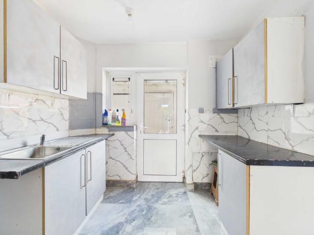 3 bed semi detached house to rent in Hopedale Road, Birmingham, B32
