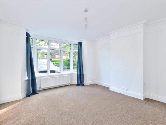 3 bed semi detached house to rent in Rickmansworth Road, Amersham, HP6