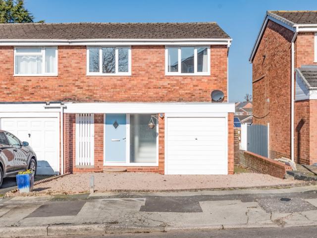 3 bed semi detached house to rent in Wenlock Drive, Bromsgrove, B61