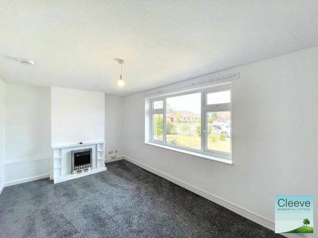 3 bed semi detached house to rent in Wentworth Close, Cheltenham, GL51
