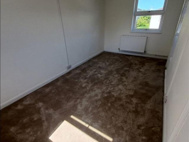 3 Bed Semi Detached House, Trym Leaze, BS9