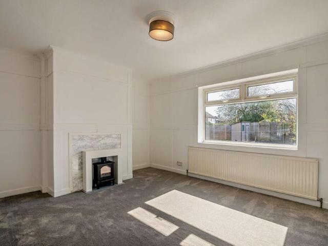 3 Bed Semi Detached House, Wykebeck Mount, LS9