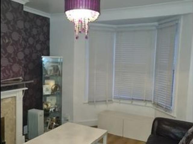 3 Bed Semi Detached House, Whitehorse Lane, SE25