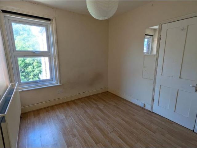 3 Bed Semi Detached House, Winchester Road, SO16