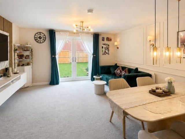 3 Bed Semi Detached House, Wisteria Avenue, LS14