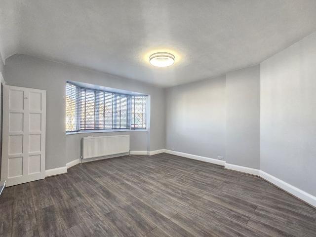3 Bed Semi Detached House, Woodham Road, SE6