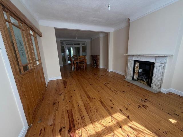 3 Bed Semi Detached House, Woolacombe Road, SE3