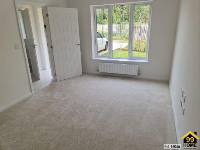 3 bed Semi detached in Toadmoor Drive, Burton on trent, DE15 9WX