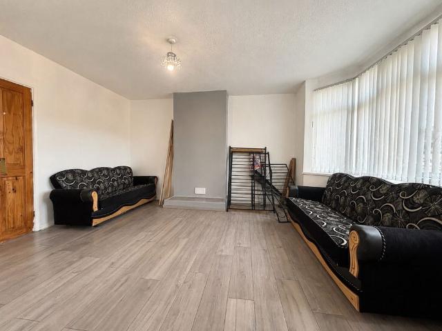 3 Bed Semi Detached, Whitelands Road, High Wycombe, Buckinghamshire, HP12 3EL
