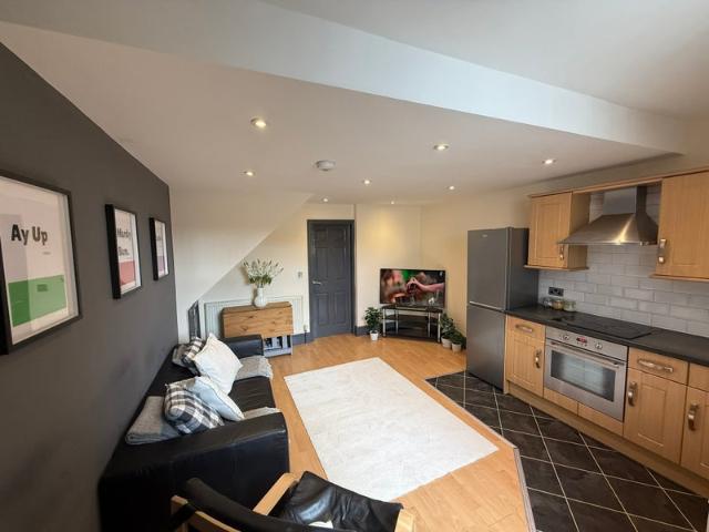 3 Bed Student Apartment S11 26/27 academic year