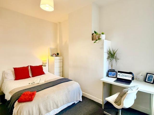 3 Bed Student House for You + 2 Mates