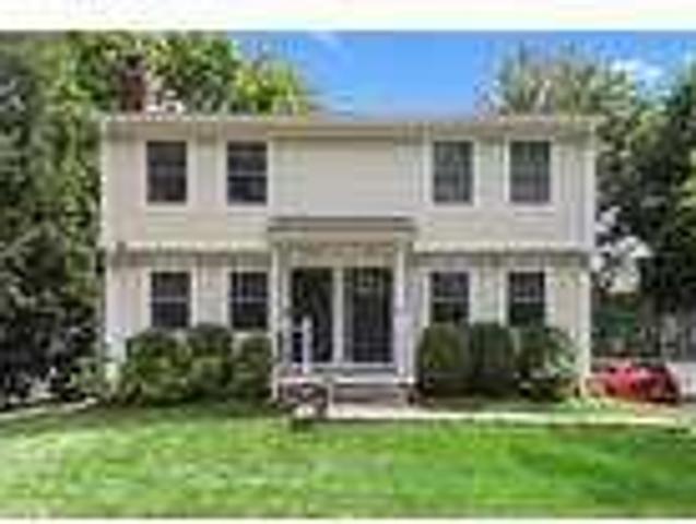 3 Bedroom 3 Bath In New Canaan Connecticut 06840