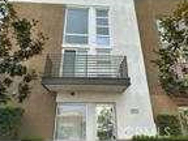 3 Bedroom 3 Bath In Gardena CA 90248