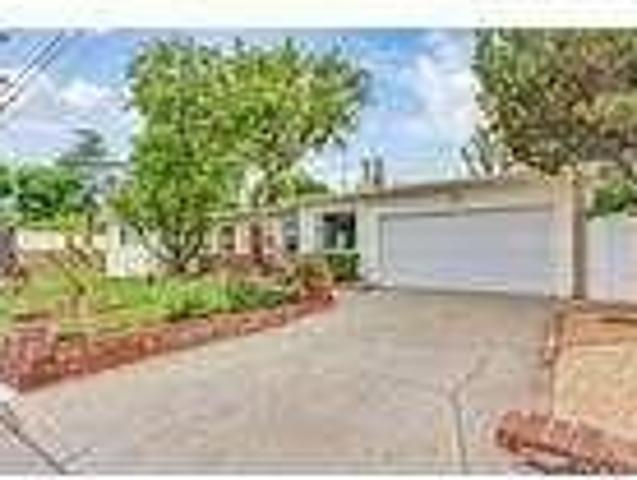 3 Bedroom 3 Bath In Granada Hills California 91344