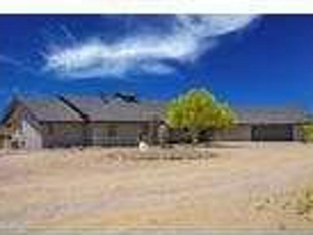 3 Bedroom 3 Bath In Wickenburg AZ 85390