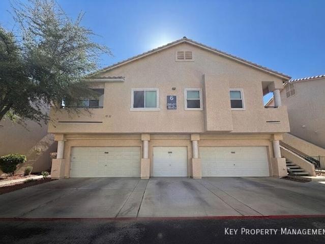 3 Bedroom, 3 Bath Townhome Near Eastern and Warm Springs