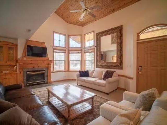 3 Bedroom 3 Bathroom Zermatt Villages 719 719 Hot Springs Dr
