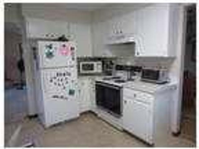 3 bedroom, 3 bathroom house in Iowa City. Will Consider!