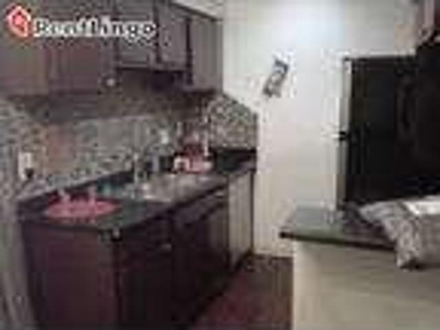 3 bedroom 1700 East High St
