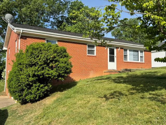 3 Bedroom 1.5 Bathroom Home Located in Greeneville, TN