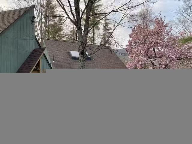 3 Bedroom 1.5 Bathroom House In Woodstock on Wooded 4 acre lot.