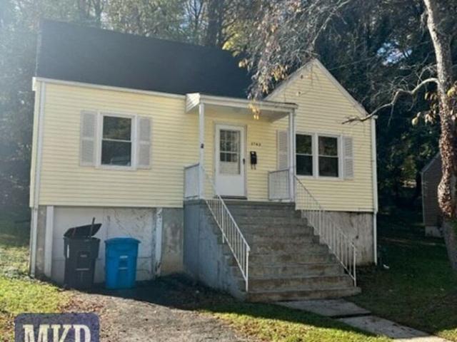 3 Bedroom, 1 1/2 Bath Cape Cod