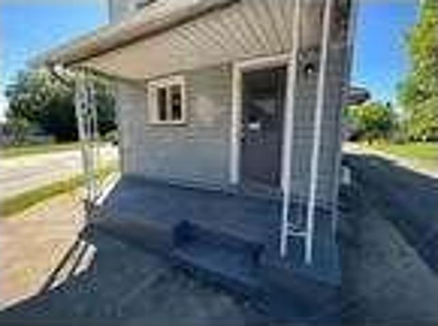 3 Bedroom 1 Bath In New Castle Pennsylvania 16102