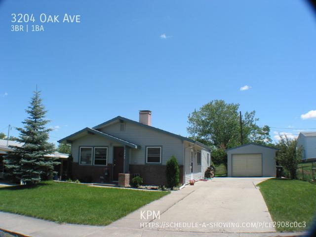 3 BEDROOM | 1 BATH | SOUTH | DETACHED GARAGE