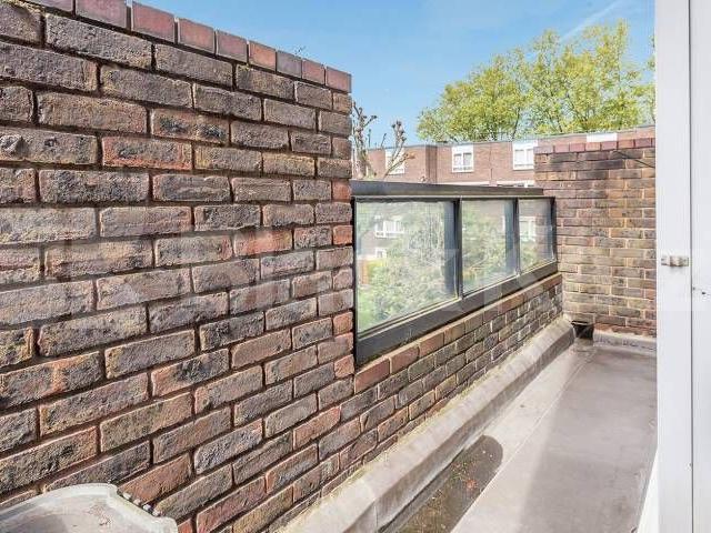 Modern three bed walking distance to UCL and Royal Vet College!