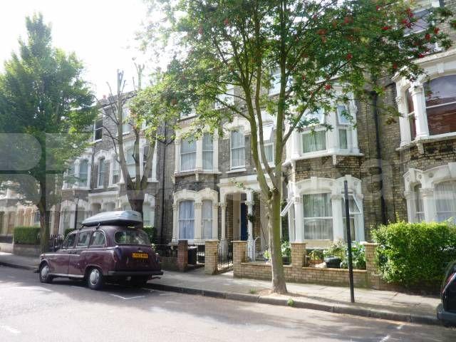 3 Bedroom, 1 bath, 1 reception Flat