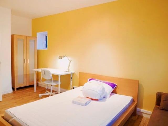3 Bedroom 1 Bathroom roomB