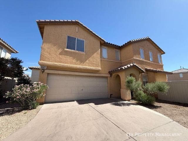 3 Bedroom 2.5 bath home near Cactus and Maryland