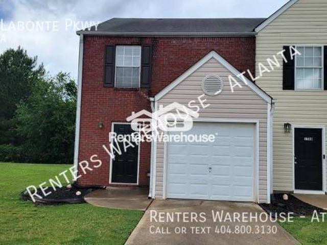 3 Bedroom 2.5 Bath Townhouse in Convenient McDonough Location!