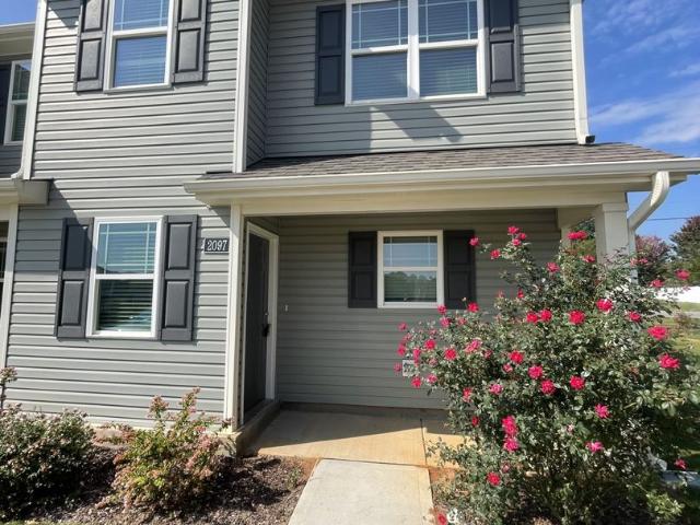 3 Bedroom 2.5 Bath Townhouse