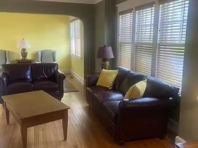 3 Bedroom 2.5 Bathroom House In Hamden With Great Amenities 6.