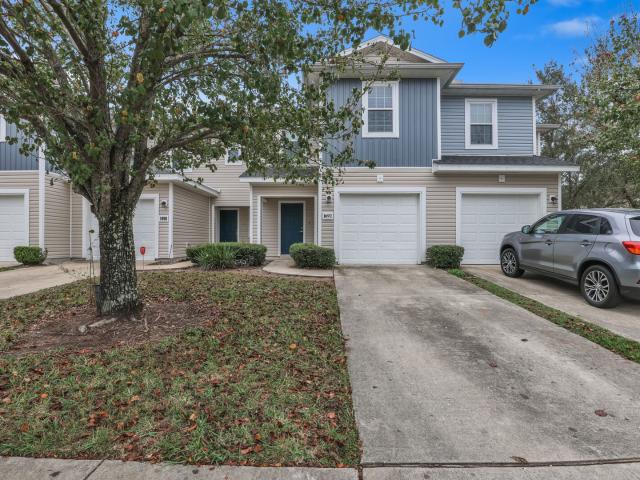 3 bedroom/ 2.5 bathroom townhome near the airport!