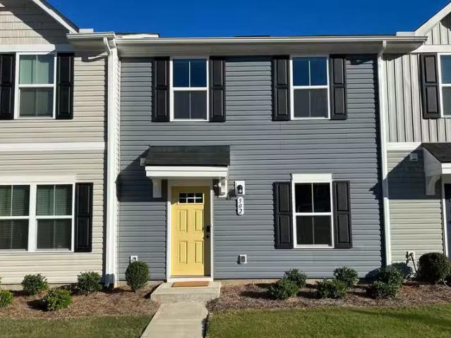 3 Bedroom 2.5 Bathroom Townhouse $1,595 502 Hampton Townes Dr