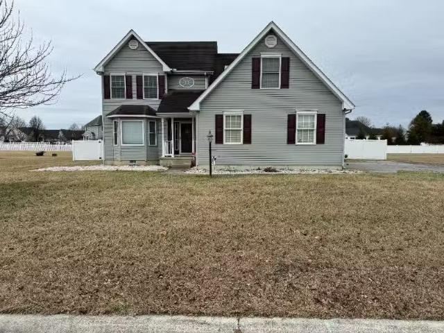 3 Bedroom 2.5 Bathroom w/ Large Fenced in yard! 134 Knob Hill.
