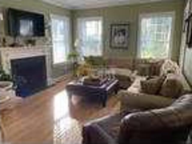3 bedroom 2.5 bathrooms in the heart of Saratoga Springs