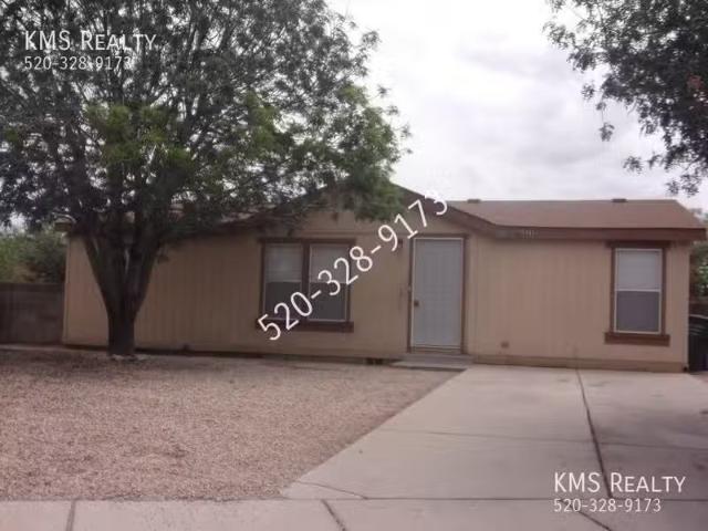3 Bedroom 2 Bath OWNER / AGENT 5263 S Caitlin Way
