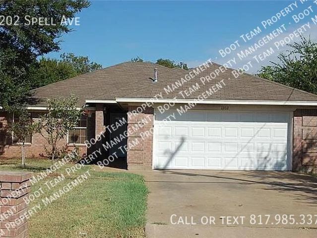 3 Bedroom, 2 Bath Home in Cleburne, TX!
