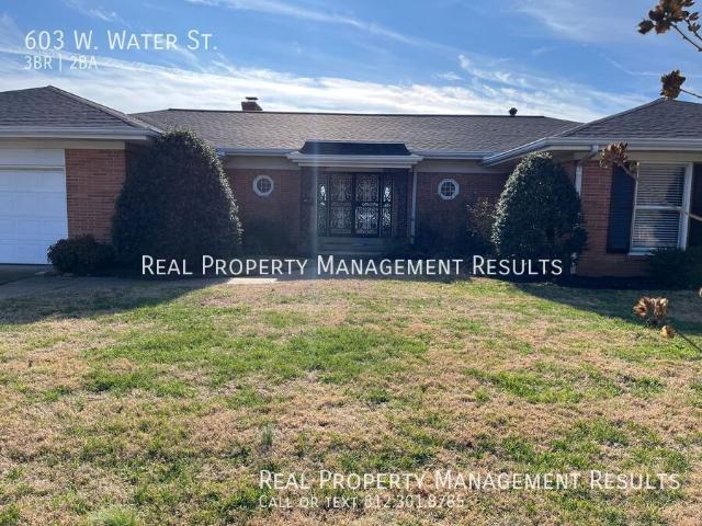 Scenic Newburgh Home with Stunning River Views & Screened Patio