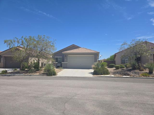 2 WEEKS FREE RENT * 3 bedroom, 2 bath home located in a cul de sac in desirable Anthem Highlands